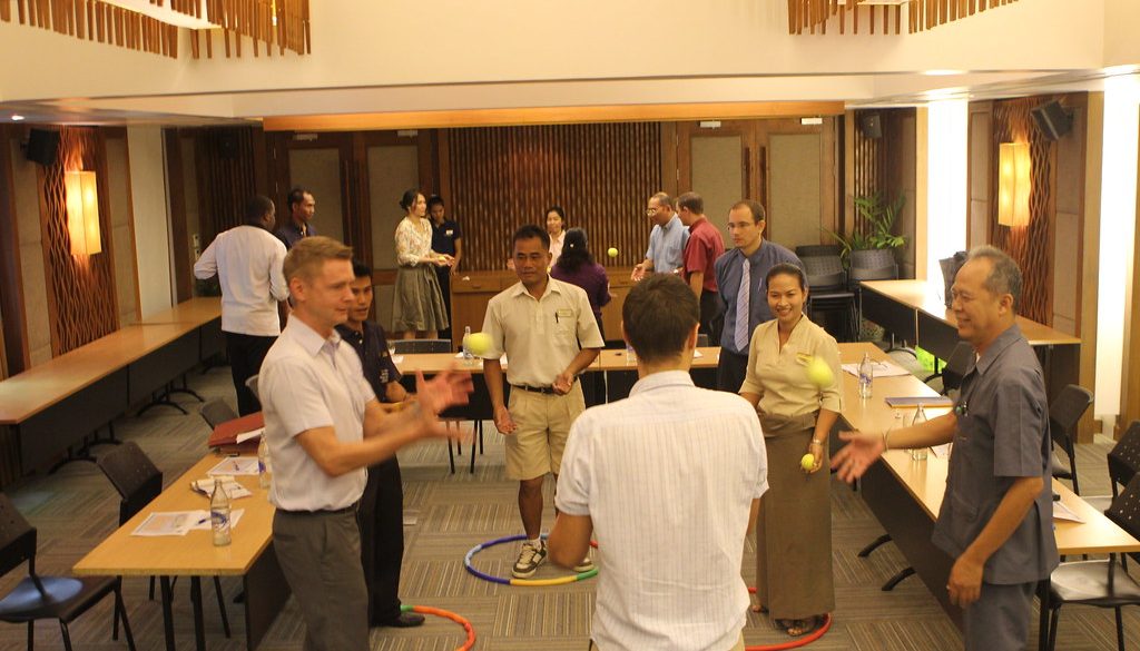 Seminars Team Building Activities - Making Teams - Team Building Thailand