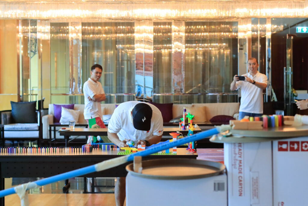 Chain Reaction – Malaysia Team Building - Making Teams