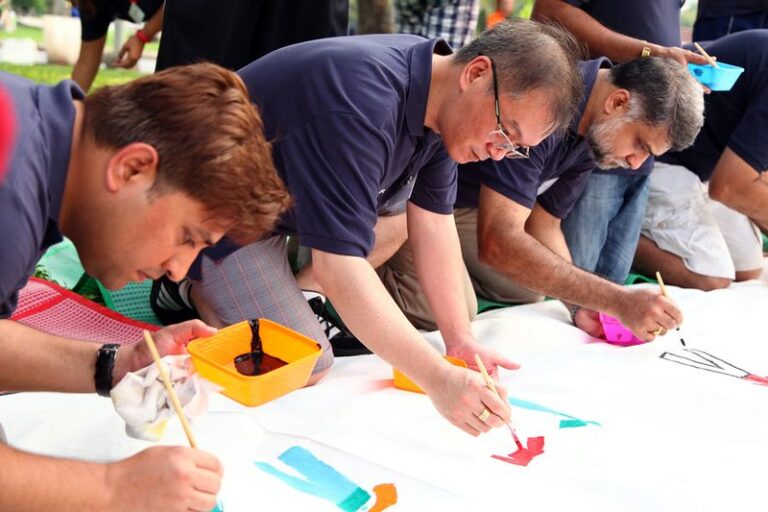 20 Office Scavenger Hunt Ideas for Team Building – Fun and Engaging ...