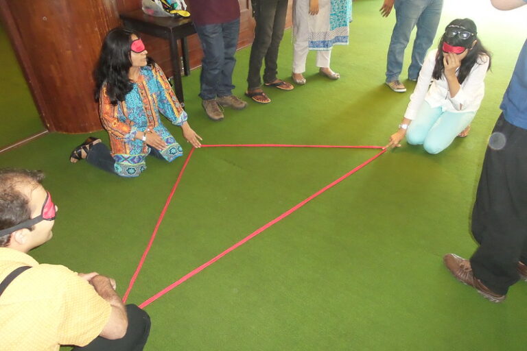 20 Office Scavenger Hunt Ideas for Team Building – Fun and Engaging ...