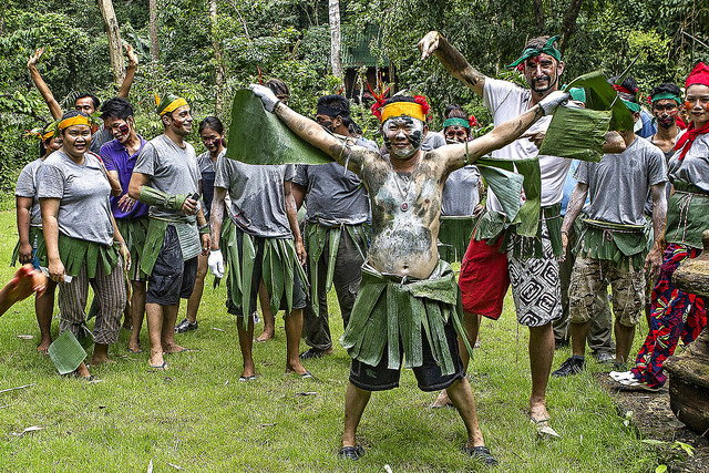 12 Amazing Outdoor Teamwork Activities to Boost Team Morale - Making Teams
